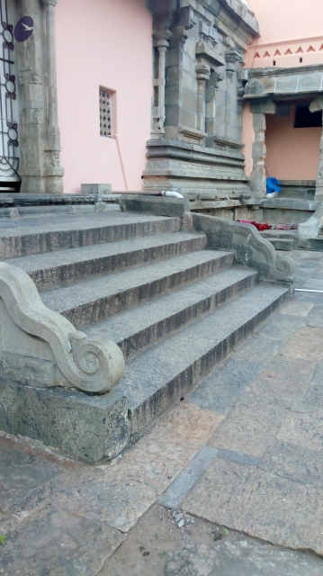 1988 - Ochre Robe Given by Arunagiri Yogishwara - Nithyanandapedia