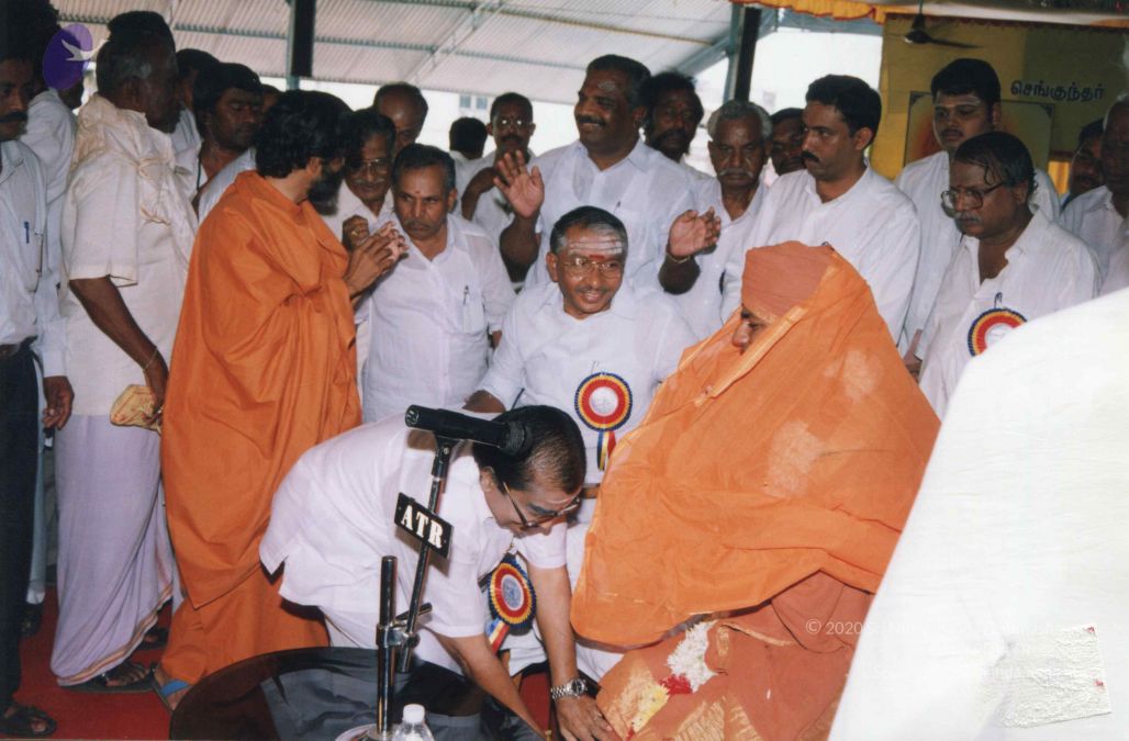 October 03 2004 - Addressing the Sengunthar Community gathering of ...