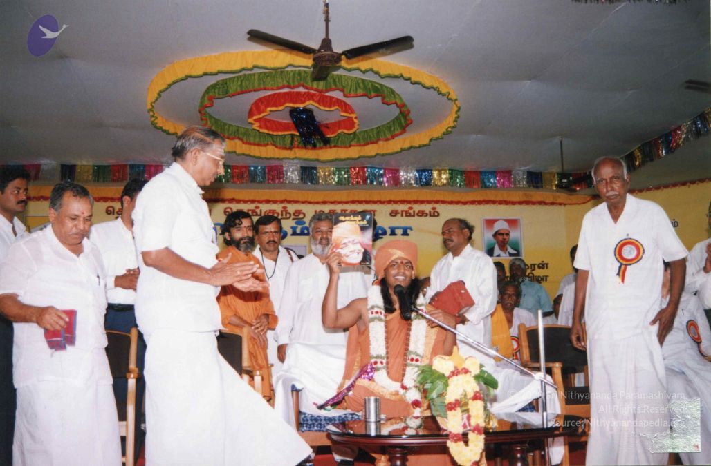 October 03 2004 - Addressing the Sengunthar Community gathering of ...